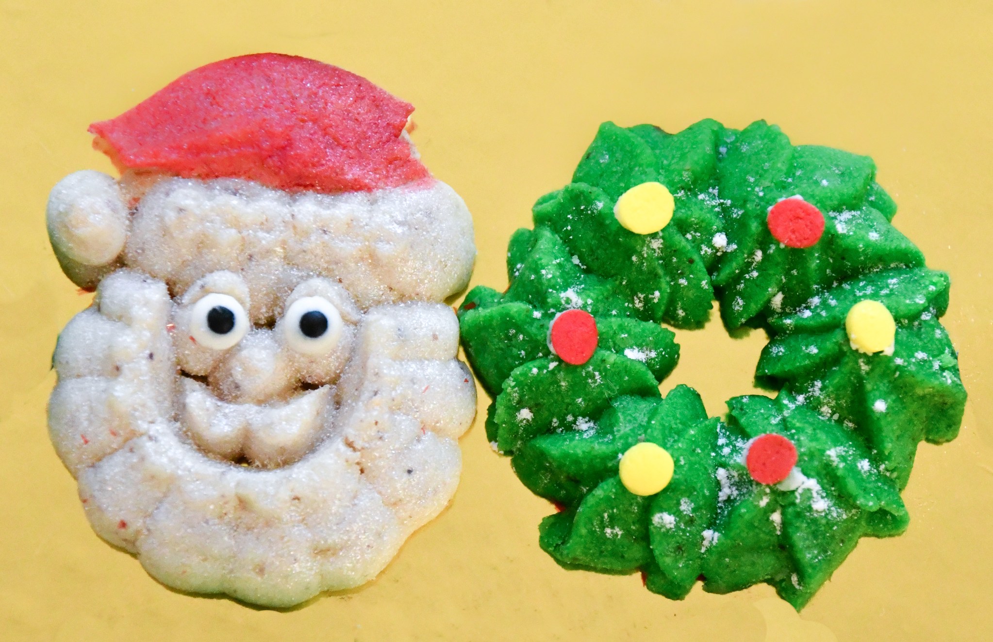 Russian Tea Cake Christmas Spritz Cookies! – creative cookie press