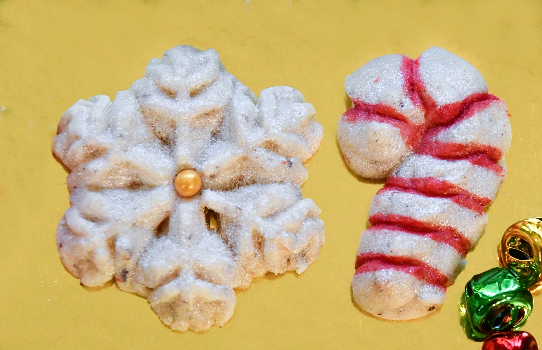 Russian Tea Cake Christmas Spritz Cookies! – creative cookie press